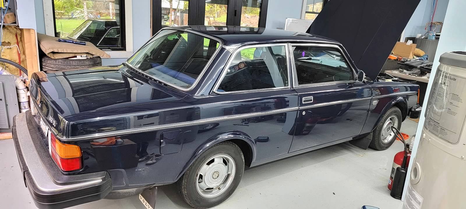 The unknown Volvo Blue paint color | Turbobricks - The Volvo ...