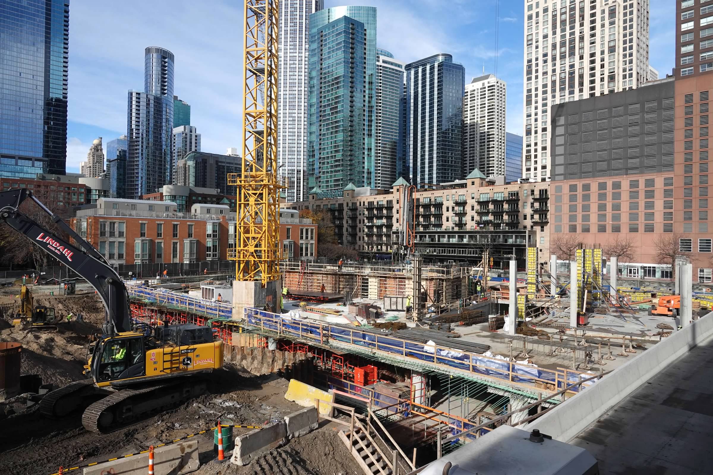 CHICAGO | 400 N Lake Shore Drive | 851 FT & 765 FT | 73 & ? FLOORS - Page 131 - SkyscraperPage Forum