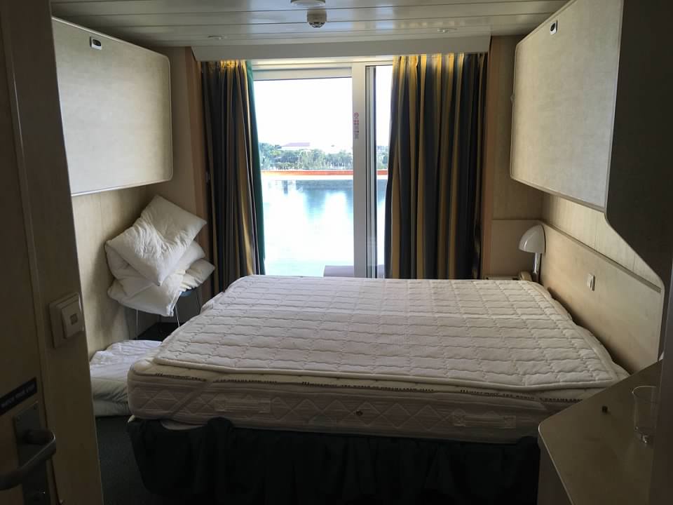 Cabins with bunk beds or a sofa that converts for 3rd and 4th ...